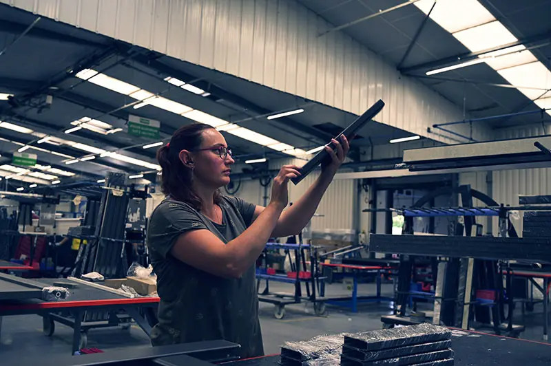 Cadiou Industrie, entreprise de menuiserie aluminium et bois, dans le ...